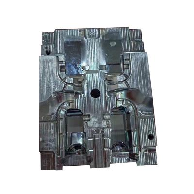 China High Precision Plastic Injection Tooling Cold Runner With ±0.01mm Tolerance à venda