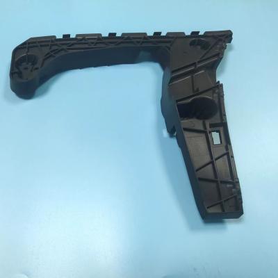 Cina PMMA Material Automotive Plastic Injection Molding Offering High Precision Tolerance in vendita