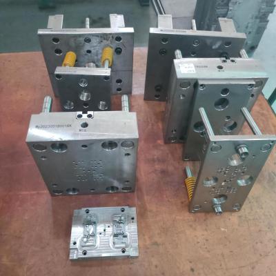 China Ferramentas de injecção de plástico duráveis para projetos complexos com 12 anos de experiência à venda