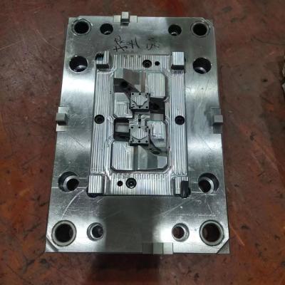 Cina High Performance S136 Plastic Injection Tooling P20 Steel With Hot Or Cold Runner System in vendita