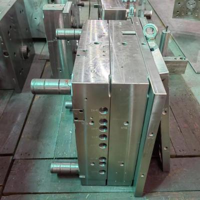 Cina Customized Plastic Injection Tooling Complexity Of The Product in vendita