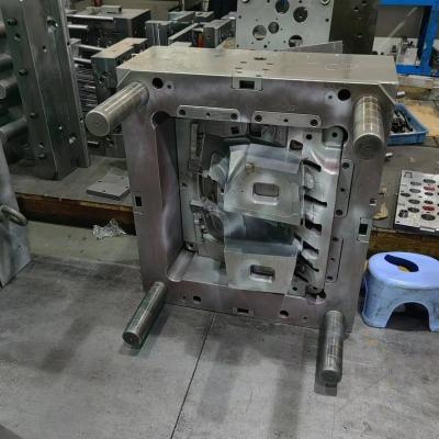 Cina Strumenti di iniezione in plastica con numero di cavità singolo o con più cavità in vendita