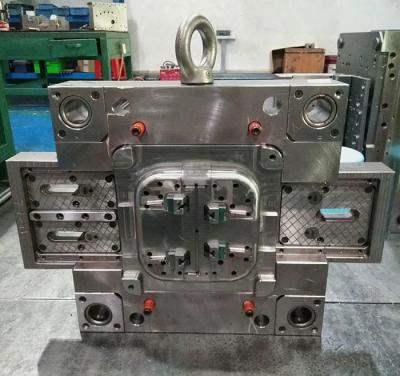 Cina Lavorazione con utensili di modellatura della multi iniezione della cavità per i pezzi di ricambio automobilistici in vendita