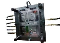 China 0.06mm Precision Pin Point Gate Plastic Injection Mold for sale