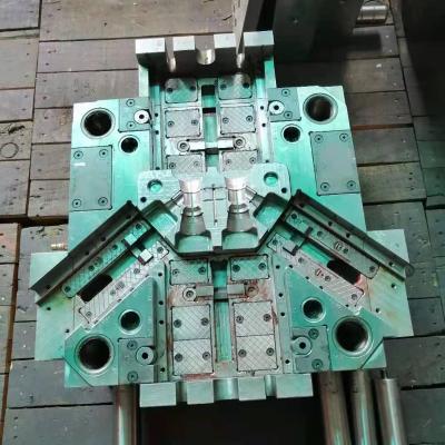Cina Lavorazione con utensili di plastica dell'iniezione del TPE di precisione dell'OEM 0.05mm in vendita