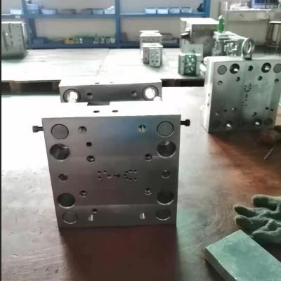 中国 ODMは表面のプラスチック部品718Hの射出成形の工具細工を織る 販売のため