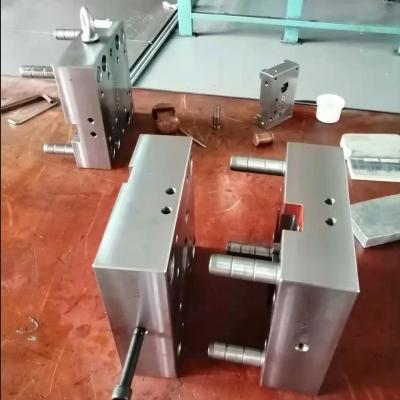 中国 ODMは表面のプラスチック部品718Hの射出成形の工具細工を織る 販売のため