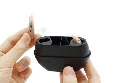 China De Hoorapparaten van krachtotc met het Laden van Bluetooth Wirelss Bestand Vochtigheid Te koop