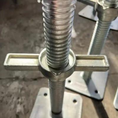 China Painted Base Jack Scaffolding 2 Year Container Packing Electro Galvanized for sale
