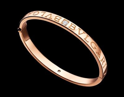 La pulsera de BVLGARI BVLGARI en 18 kt pica el oro con los diamantes también disponibles en el oro blanco y amarillo
