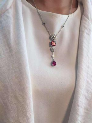 Collar color de rosa del tourmaline rojo lleno de los diamantes de Piaget del oro 18kt con oro amarillo o el oro blanco