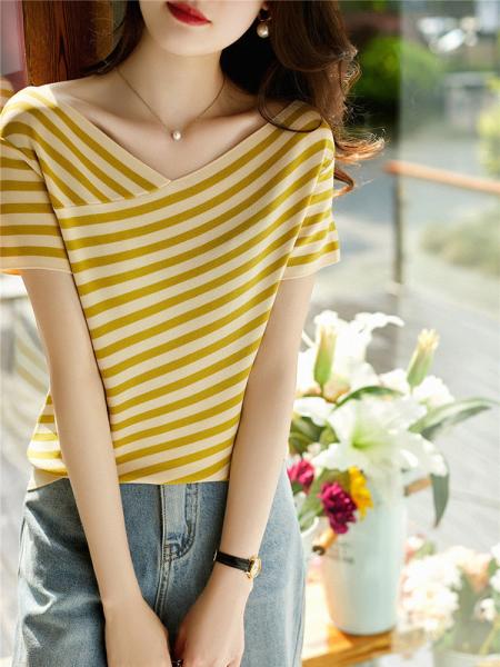 Quality Fashion Striped Knitted Tshirt V Neck Casual Tee Shirt for Women's Occasion for sale