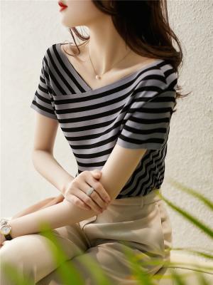 Cina T-shirt a maglia a righe di moda per occasione femminile in vendita