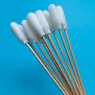 Cina 720 Applicatori con tampone di cotone con copertura in schiuma e bastoncino di legno biodegradabile - Tampone di pulizia di precisione per laboratori in vendita