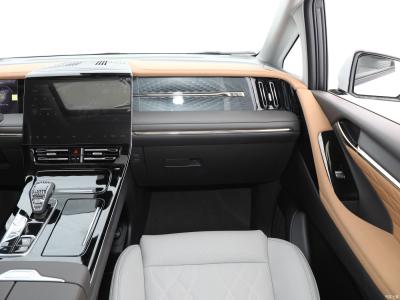 China Trump Gacchi M8 Master Series Carro a gasolina e luz diurna LED para suas necessidades à venda