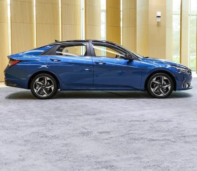 Cina Hyundai Elantra 5 posti Lussuriosa berlina a benzina per velocità elevata e prestazioni potenti in vendita