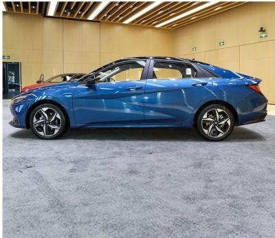 Cina Hyundai Elantra 5 posti Lussuriosa berlina a benzina per velocità elevata e prestazioni potenti in vendita