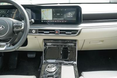 China Kia K5 Sedan 4 Doors 5 Seats Left Steering Gasoline Cars 176kw Maximum Speed 220 Power for sale