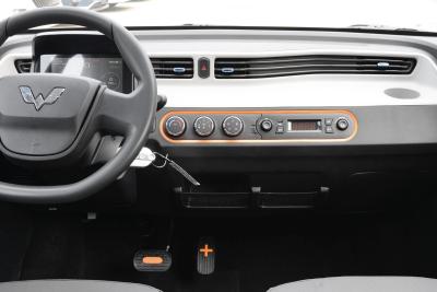Cina Wuling Hongguang Mini Ev Con Macaroni Veicolo a due scompartimenti con interno spazioso in vendita