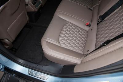 中国 s 2023 高速電気SUV 4ドアボディ構造と最大出力 228-517 販売のため