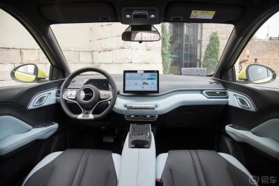 Cina BYD E2 Auto elettrica con sterzo sinistro 405 km di autonomia e 0,5 ore di ricarica rapida in vendita