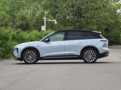 Cina 2024 NIO ES6 SUV elettrico a quattro ruote con autonomia di 625 km e tecnologia interna avanzata in vendita