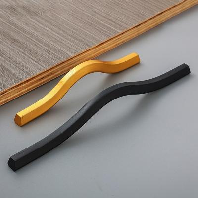 中国 192mmの金の引出しのための黒いアルミ合金の家具の波形のハンドル 販売のため