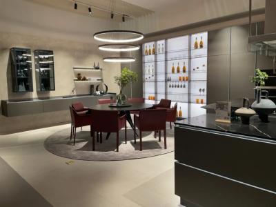 Cina Arredamento Led Light Ripiani in alluminio Montaggio a parete Ripiani a parete appesi Ripiani per vini per la casa in vendita