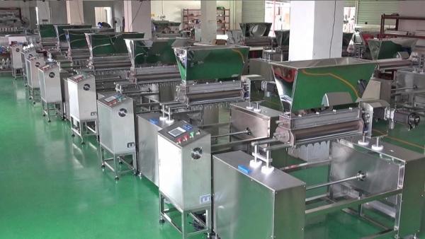 Quality High Speed Automatic Custard Cup Cake Ice Cream Filling Machine For Hotel Bakery for sale
