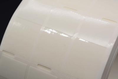 Cina 20mmx38-15mm Cable Adhesive Label 1.5mil White Gloss Transparent Water Resistant Polyester Cable Label in vendita