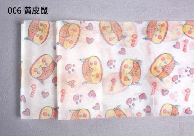 Cina Soluzione di imballaggio sostenibile rotolo colorato stampato non tessuto con 100% di polipropilene in vendita