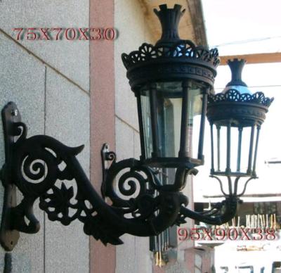 Cina Antico lampadario in ghisa a mano impermeabile lampadario di strada vintage in vendita