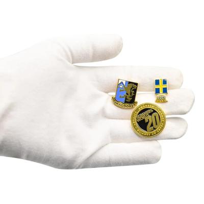 China Custom Security Badge Metal Lapel Pin Gold 3D Enamel Pin With Leather Set for sale