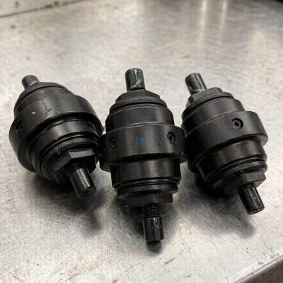China Doosan DH55 Excavator Undercarriage Parts HRC 55 - HRC 60 Excavator Carrier Roller for sale