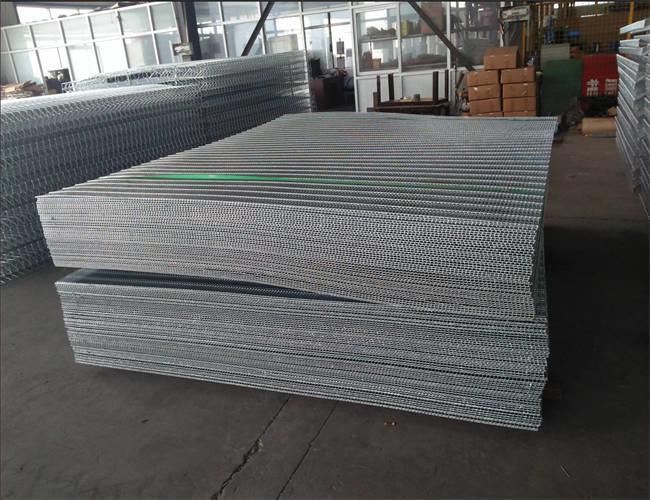 Welded Wire Fence from PVC Coated or Galvanized Weld Wire Panels 0