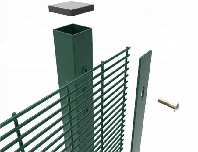 Giant Shuttle Green Wire Mesh Fence Welded 358 Security Fence 0