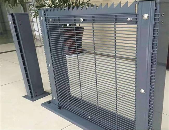 Giant Shuttle Green Wire Mesh Fence Welded 358 Security Fence 2